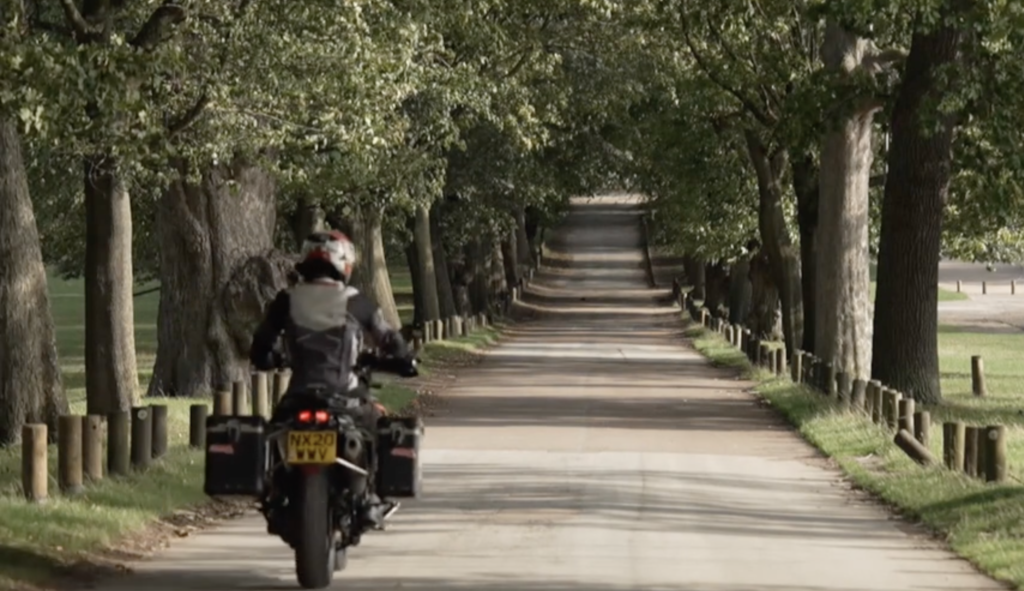 Le motocycliste indien voyageur dans le monde dont le vélo a été volé ...